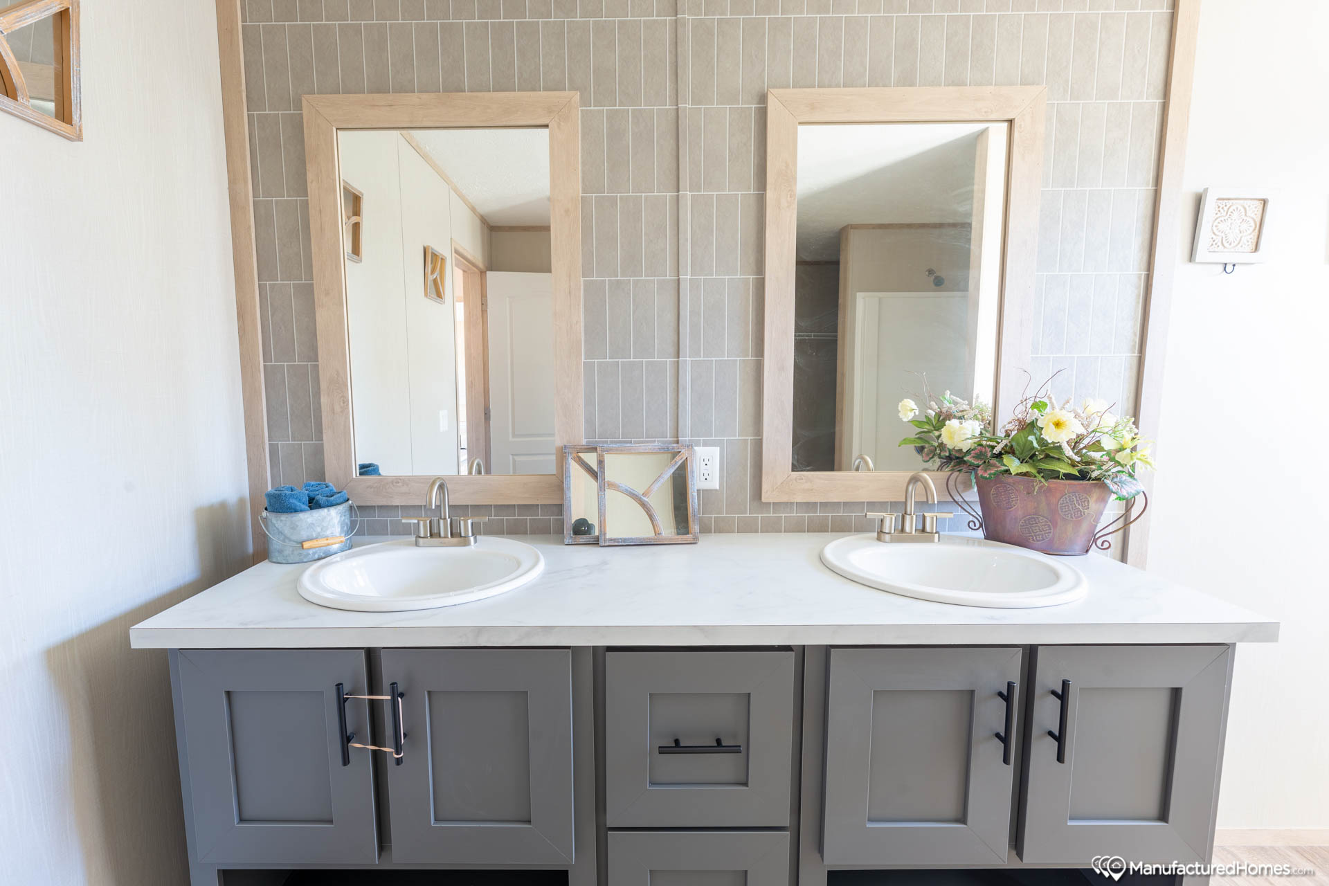 Epic Experience The Snowcap 45CEE28764BH by Clayton Epic